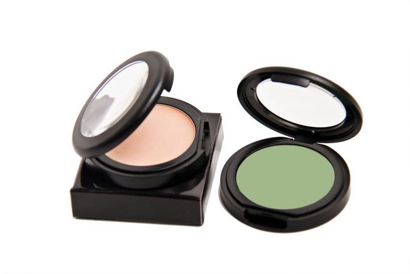 Conheça os 7 Cores de corretivo para Camuflar Olheiras Profundas